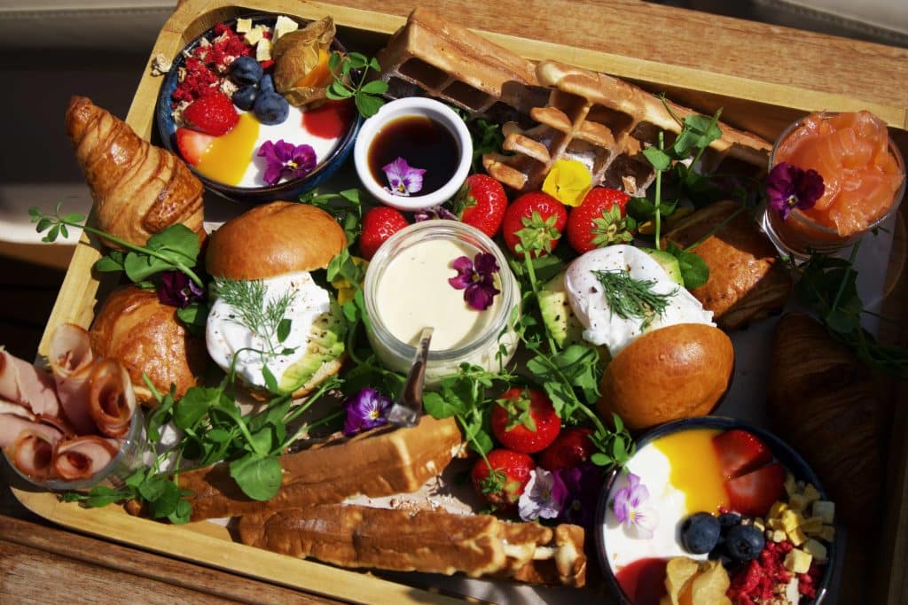 Exclusive Brunch Boat in Amsterdam - Freshly & delicious!