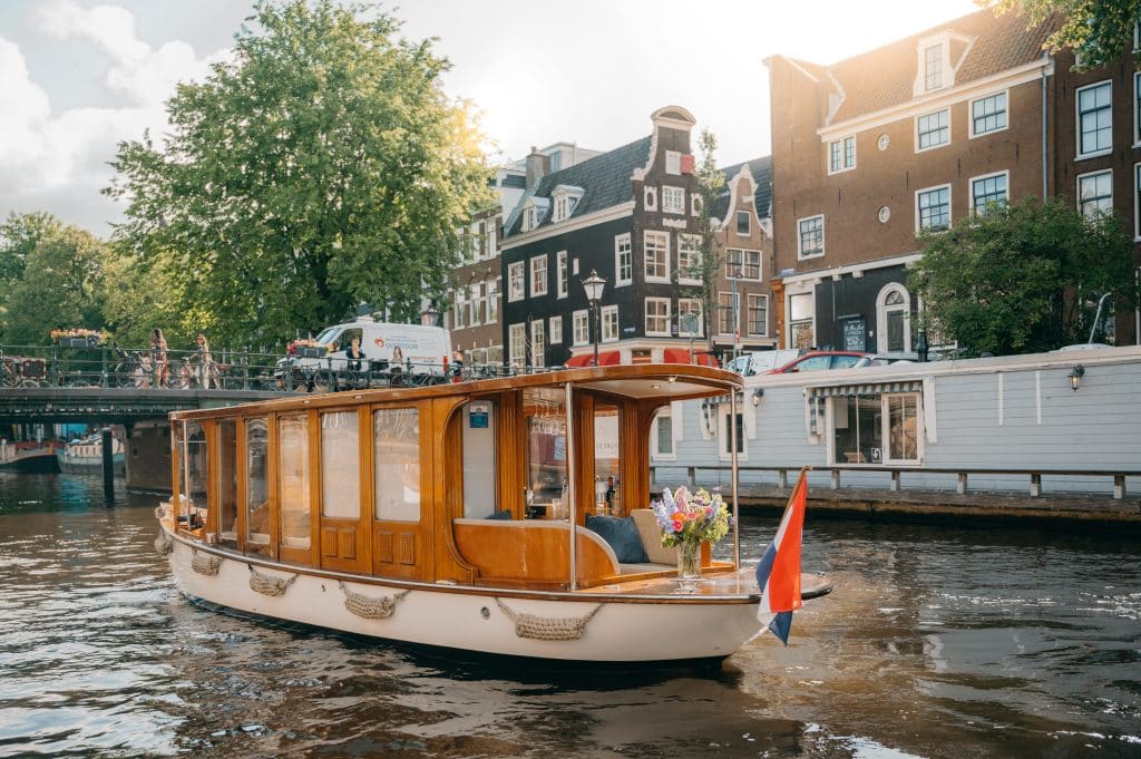 How does the Pride boat experience work? • Pure Boats